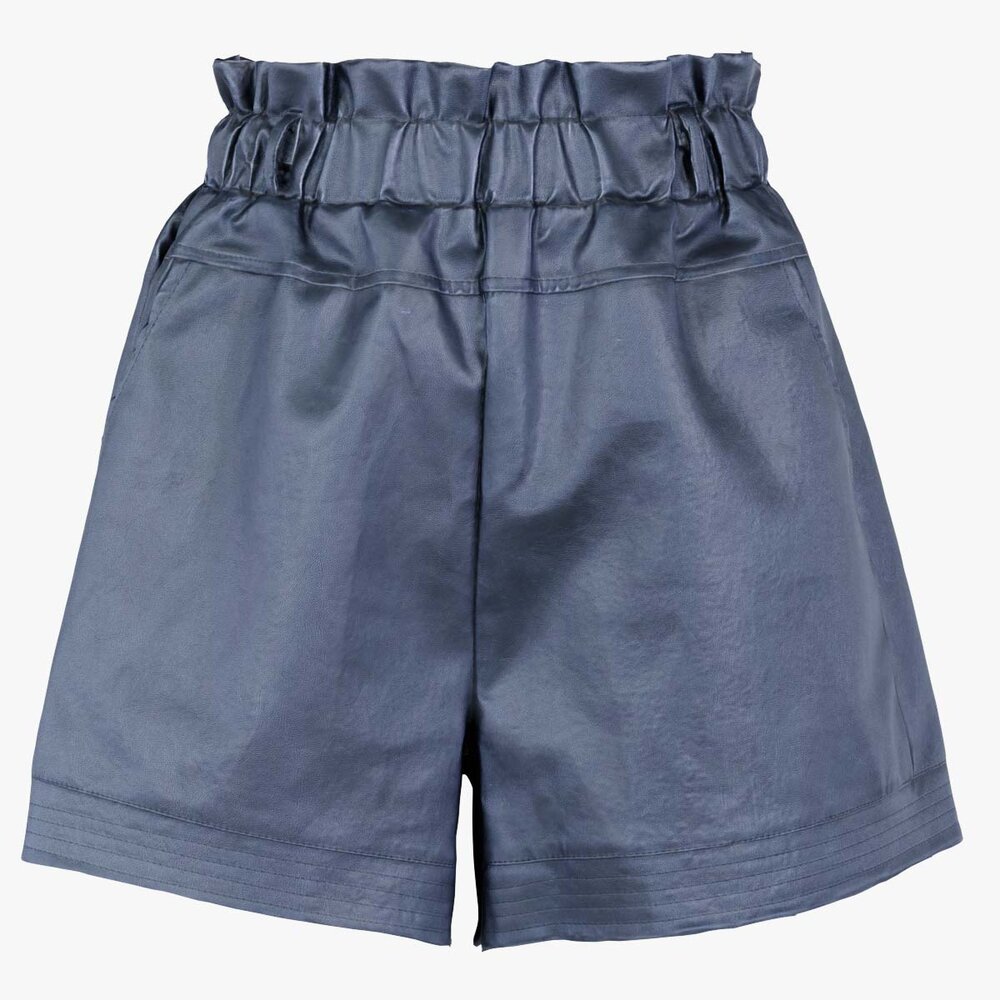 Wide Leather Short 3D model - Download Trousers on 3DModels.org